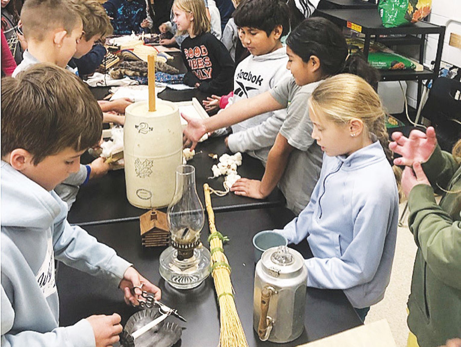 CES 4th graders go hands-on for Texas history