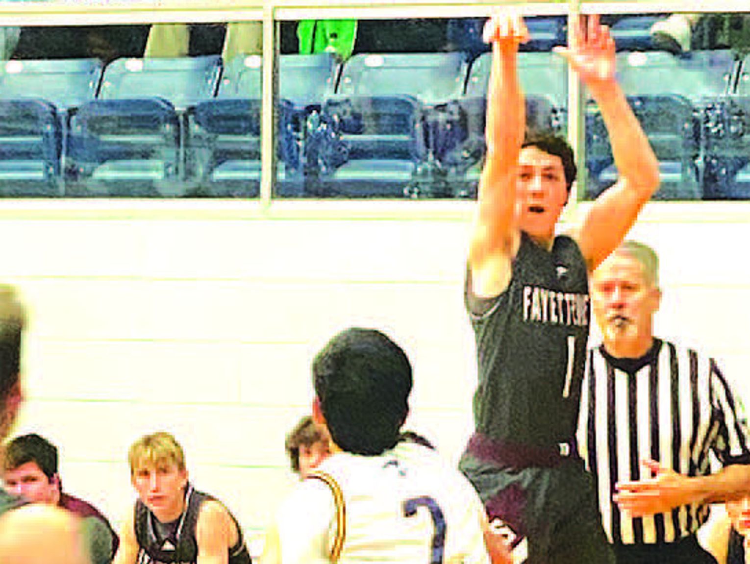 Fayetteville stomps Lasara in boy's basketball
